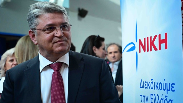Ο Δημήτρης Νατσιός στήριξε τους σπουδαστές της ΣΜΥΝ για το σύνθημά τους ...