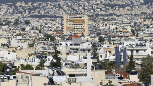 Οκτώ στους δέκα Έλληνες αγοράζουν σπίτια εικοσαετίας και άνω - Ποιος ο ...