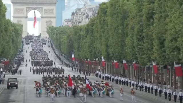 Γαλλία: Live η μεγάλη στρατιωτική παρέλαση στο Παρίσι για την "Ημέρα ...