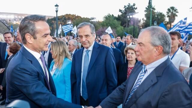 Μητσοτάκης κατά Καραμανλή: Συγκρίσεις με την περίπτωση Σαμαρά