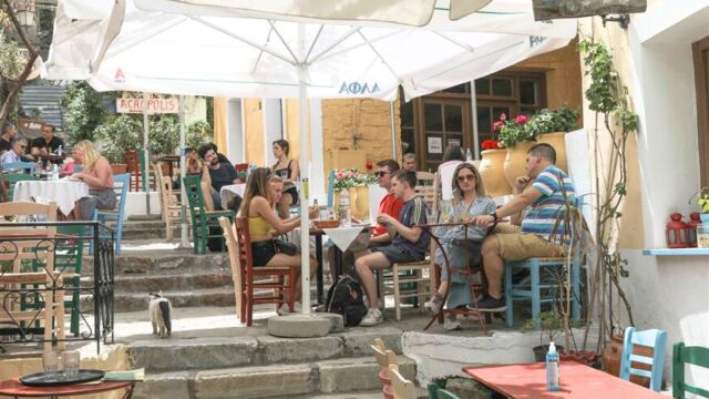 Εστίαση: Από τα τραπεζάκια έξω στροφή... στο homing