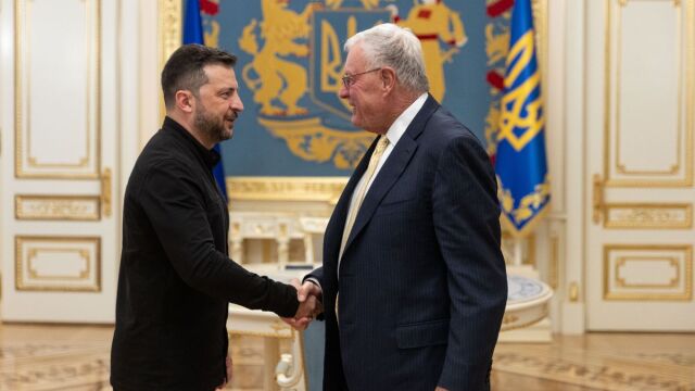 Τετ α τετ Ζελένσκι με τον ειδικό απεσταλμένο των ΗΠΑ Κιθ Κέλογκ: Στο ...
