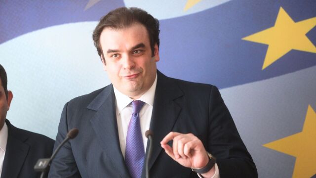 Αυξήσεις δημοσίων υπαλλήλων 1 δισ. ευρώ - Πιερρακάκης