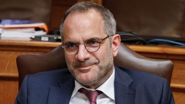 Ραγδαίες εξελίξεις στον ΣΚΑΪ: Άμεση η "καρατόμηση" Ζούλα από τον Αλαφούζο