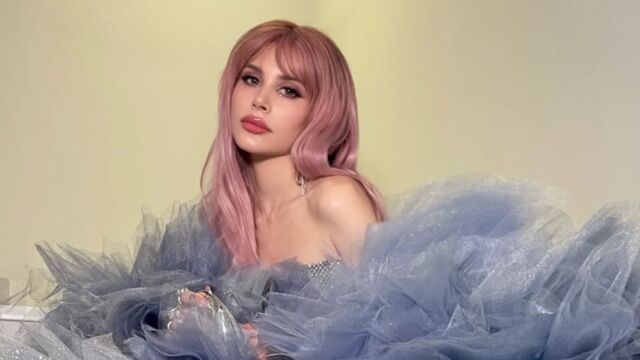 Mikay: Η ανερχόμενη star που φέρνει το pure pop στα καλύτερά του με το ...