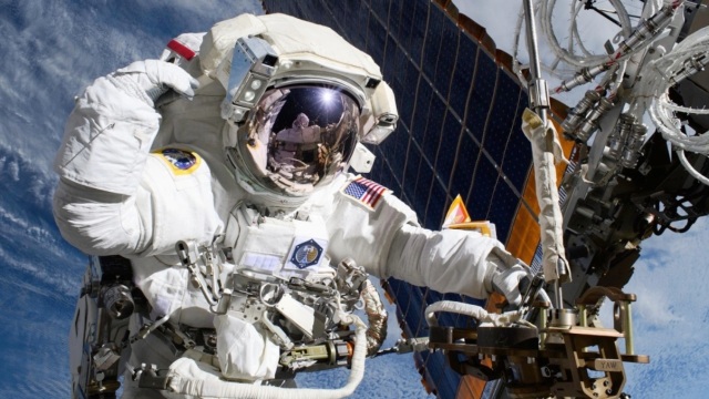 Η NASA ανακοινώνει την πρώτη επανδρωμένη αποστολή στη Σελήνη μετά από ...