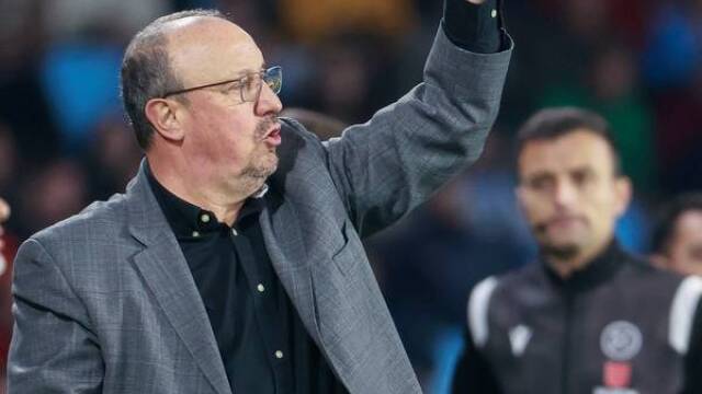 Rafa Benitez: Γιατί βλέπουμε παντού στην ελληνική Google τον Ράφα Μπενίτεθ