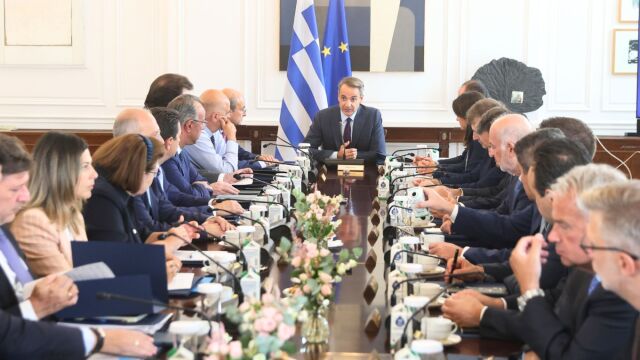 Νέα Δημοκρατία: Δημοσκοπήσεις και στρατηγική το Νοέμβριο
