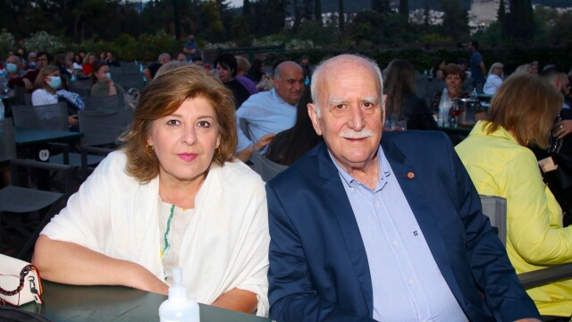 Τίνα Παπαδέλη": Η γυναίκα του Γιώργου Παπαδάκη που επέλεξε να μείνει ...