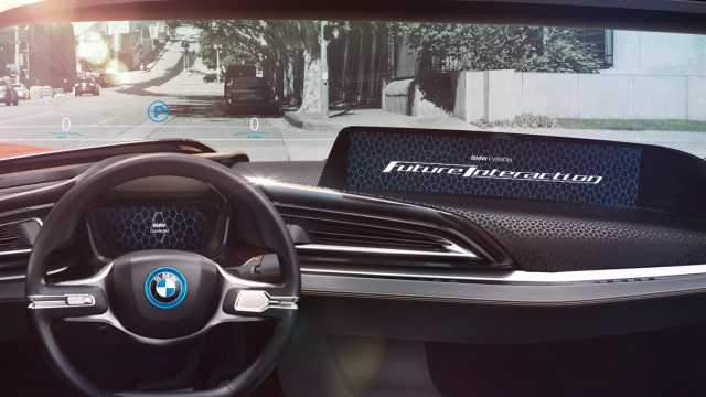 Το σύστημα Curved Display της BMW είναι προσανατολισμένο στον οδηγό