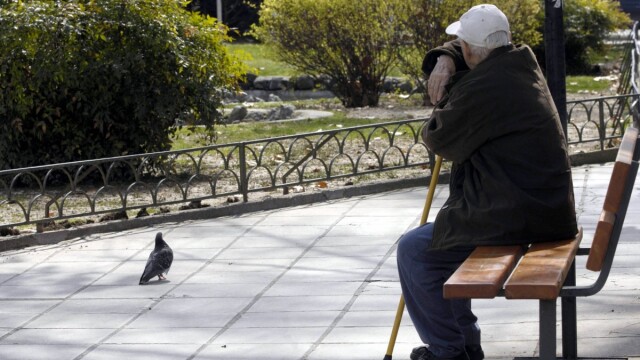 Ποιοι βγαίνουν στη σύνταξη πριν τα 62 έτη (πίνακες)
