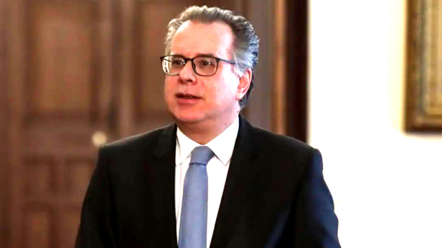 Η μεγάλη αγάπη του Κουμουτσάκου για τη μουσική - Η τεράστια συλλογή ...