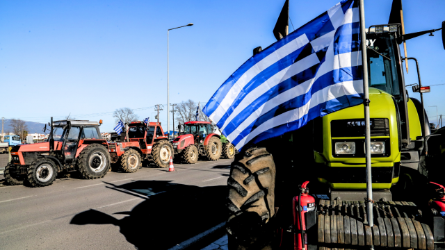 Λαμία: Αυξάνονται μπλόκα των αγροτών στη Φθιώτιδα - Έχουν κλείσει το ...