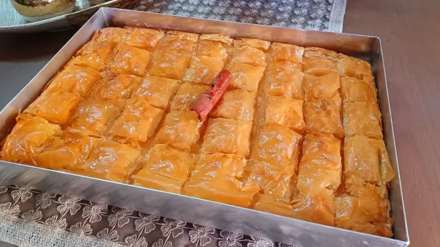 Συνταγή για εύκολο γαλακτομπούρεκο με σιμιγδάλι