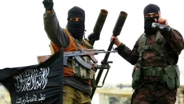 ISIS: Σε εξέλιξη η μεταφορά χιλιάδων μελών του Ισλαμικού Κράτους από τη ...